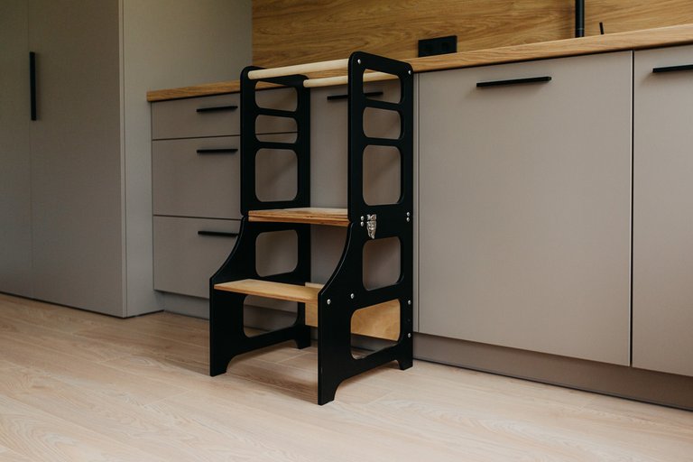 Hochstuhl Stende in schwarz kaufen